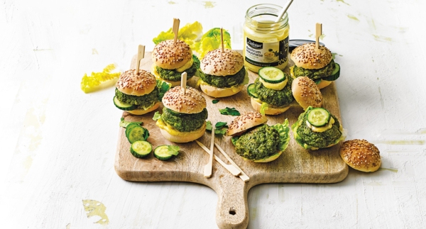 Mini kip-spinazieburgertjes