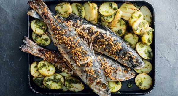 Grillitud meriahven sinepivõi, grillitud kartulite ja basiilikupestoga