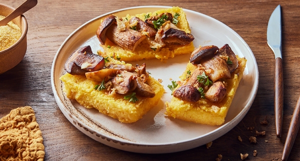 Toasts de polenta aux cèpes et au sirop d'érable