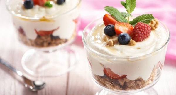 Crema de fructe cu iaurt
